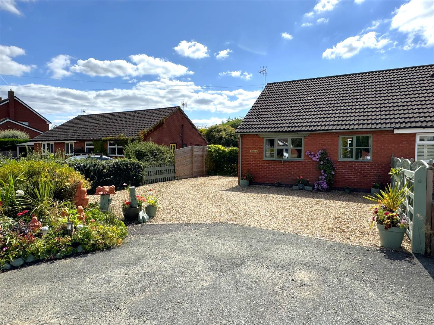 The Jarro, Ellesmere Road, Tetchill, SY12 9AR | Estate Agents & Auctioneers